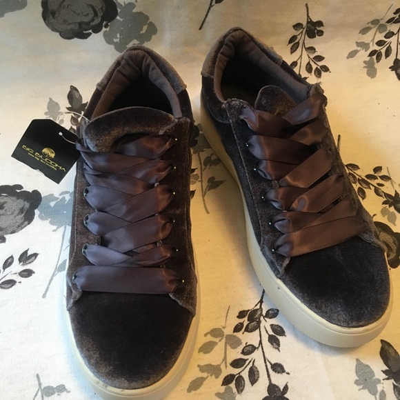 Big Buddha | Shoes | Big Buddha Velvety Sneakers | Poshmark